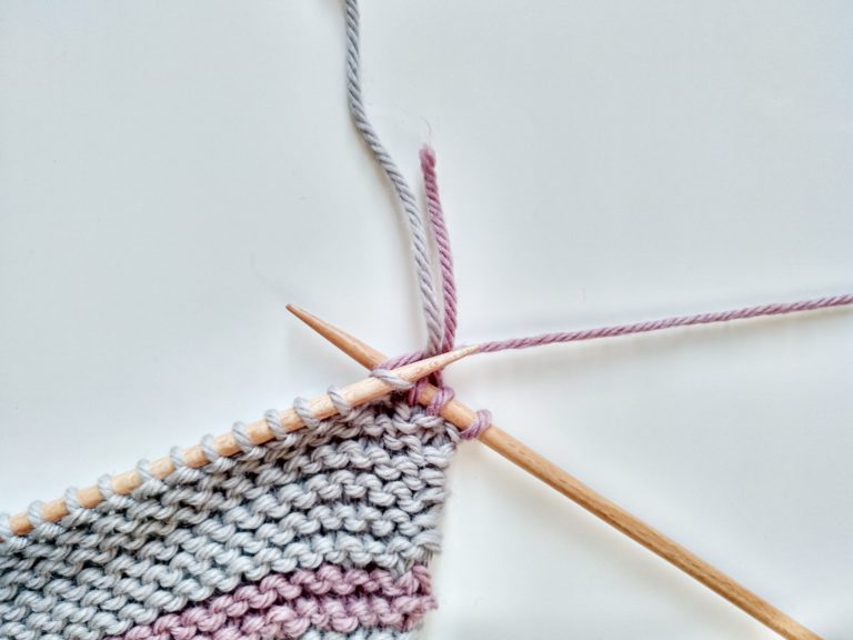 SÅDAN HÆFTER DU ENDE, MENS DU STRIKKER - The Blog - DK